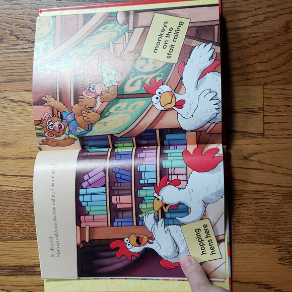 Other | Vintage Y2k Hopping Hens Here Hardcover Childrens Book First ...